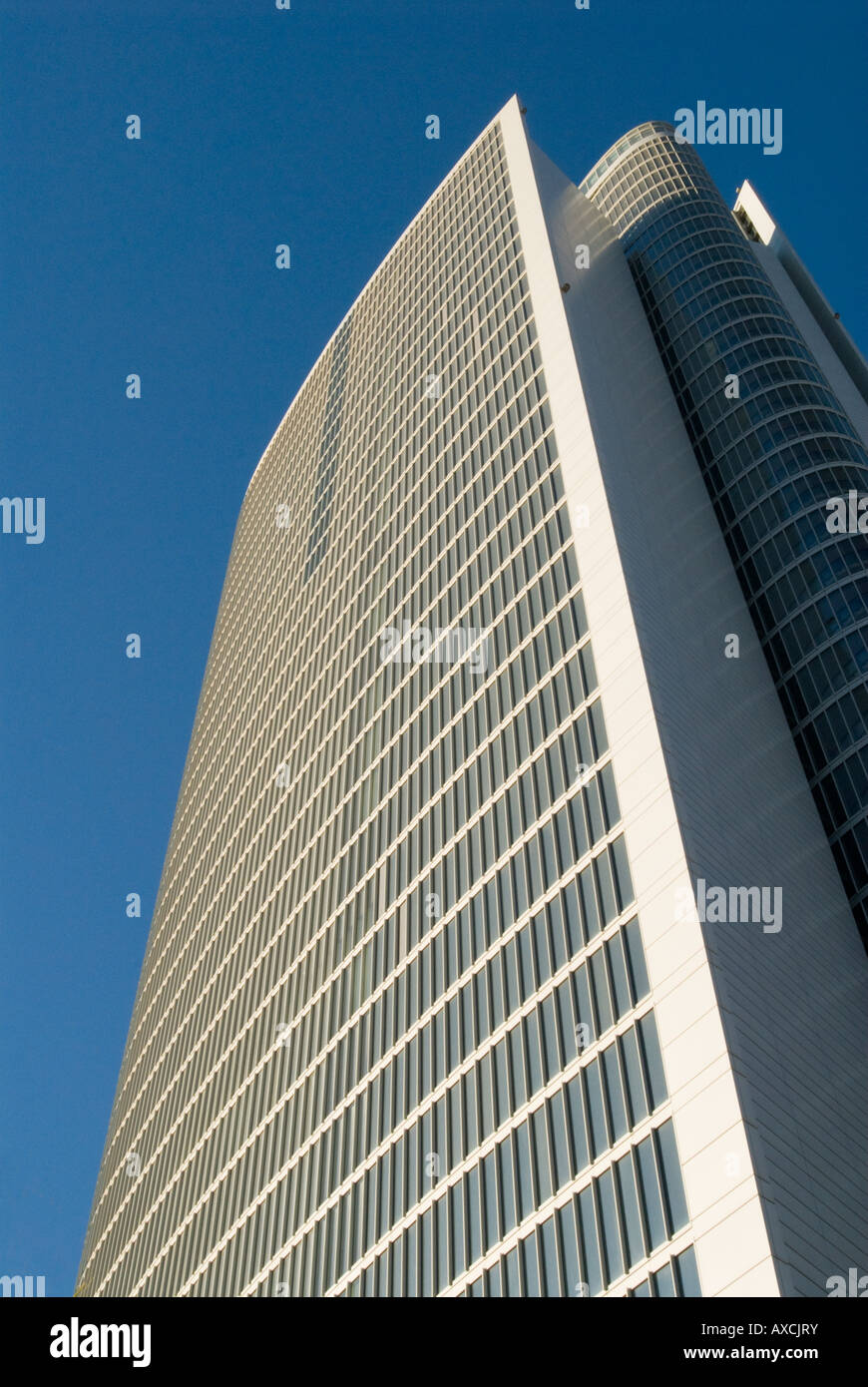 Abu dhabi investment authority abu hi-res stock photography and images ...