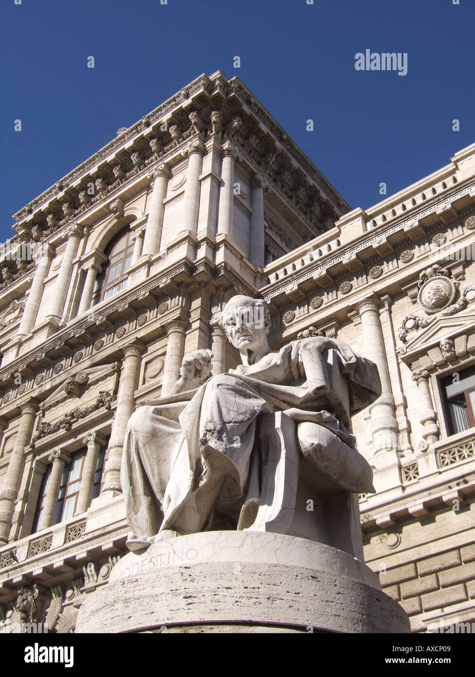 statue outside palazzo di giustizia law court in rome Stock Photo - Alamy