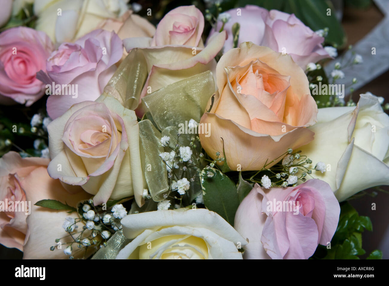 Wedding Bouquet of light colored Roses Stock Photo - Alamy