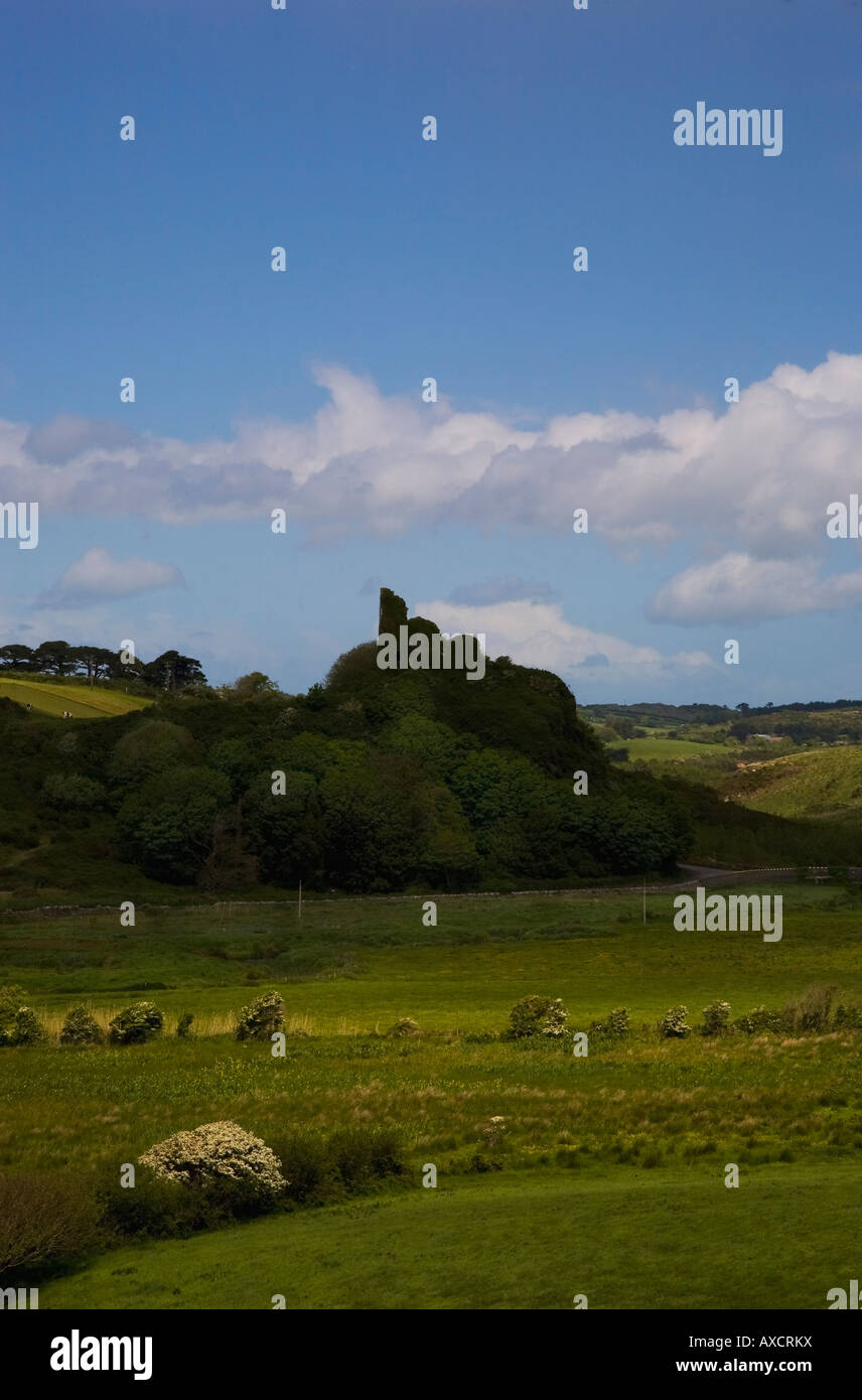 17th Century, silhouetted Dunhill Castle sacked by Oliver Cromwell The ...