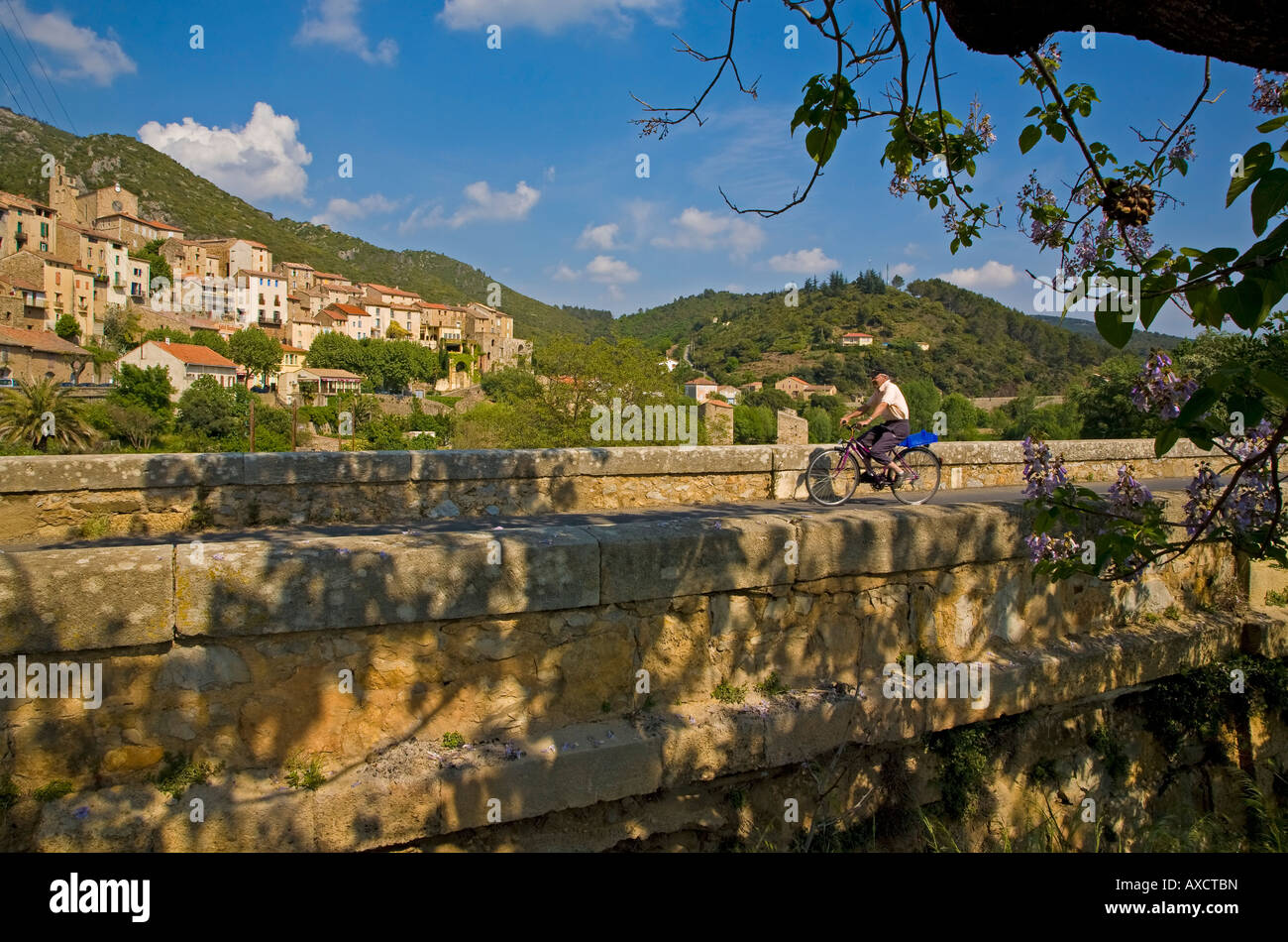 Charming bridge hi-res stock photography and images - Alamy