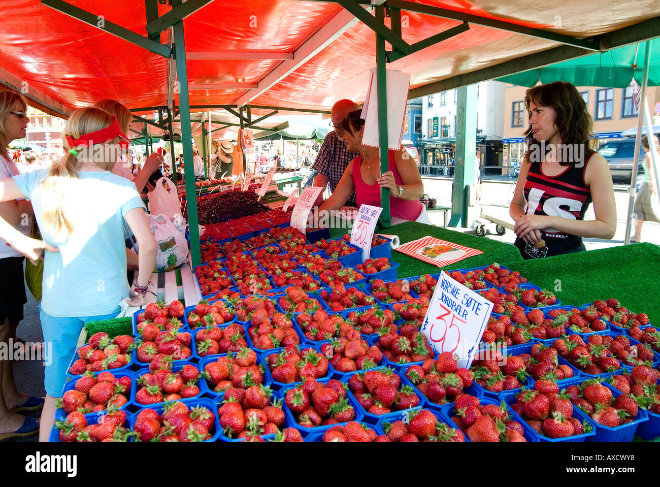Norway fruit market hi-res stock photography and images - Alamy