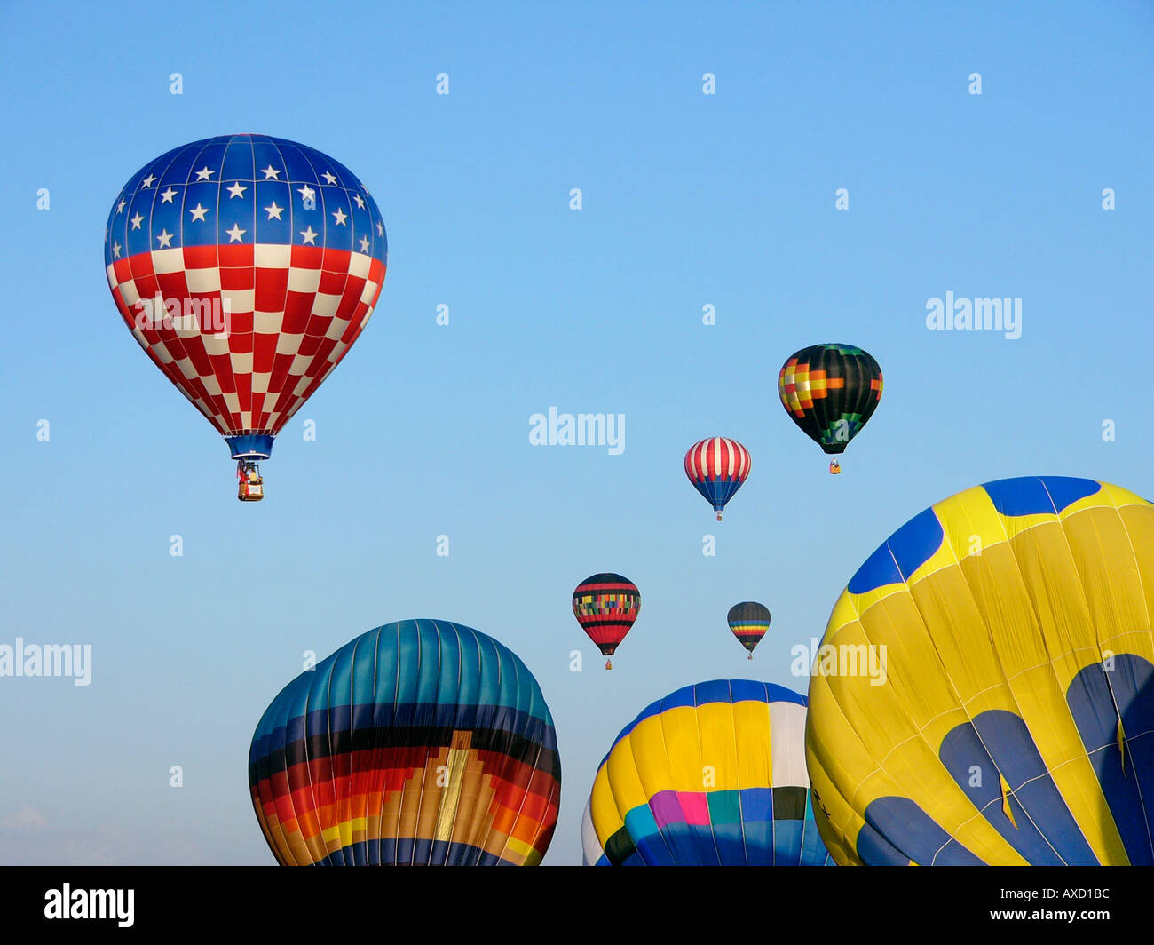Balloon races hi-res stock photography and images - Alamy