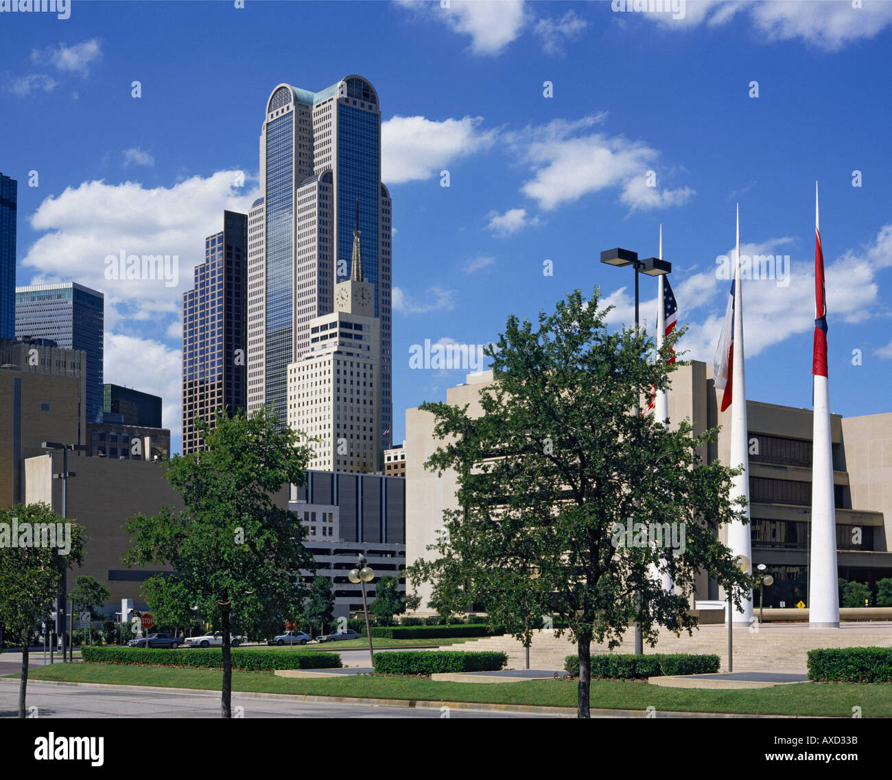 Dallas city hall plaza hi-res stock photography and images - Alamy