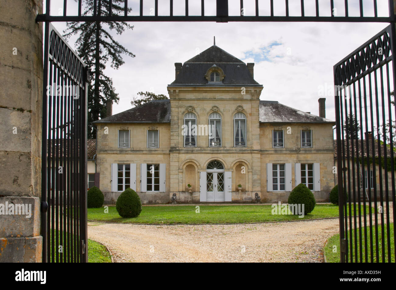 Chateau de Haux, Bordeaux, France Stock Photo - Alamy