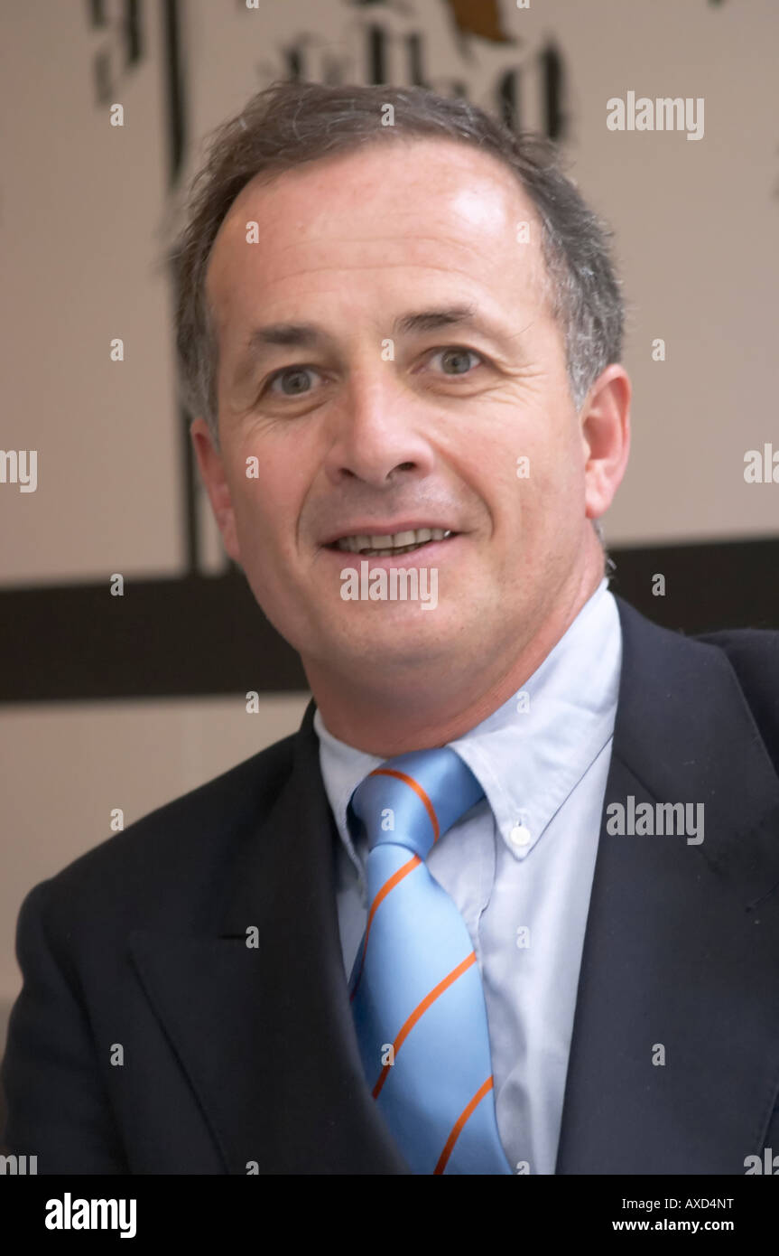 Philippe Aubertin, chef de culture, Chateau Saint Robert, Graves, Bordeaux, France Stock Photo ...