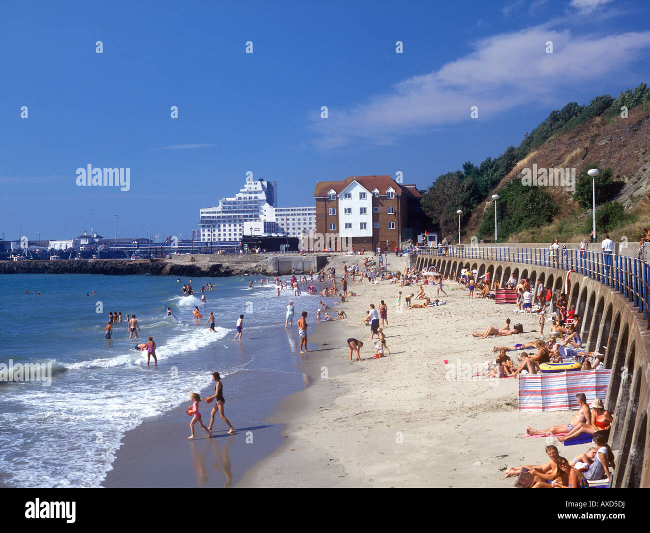 Folkestone - The beach Stock Photo - Alamy