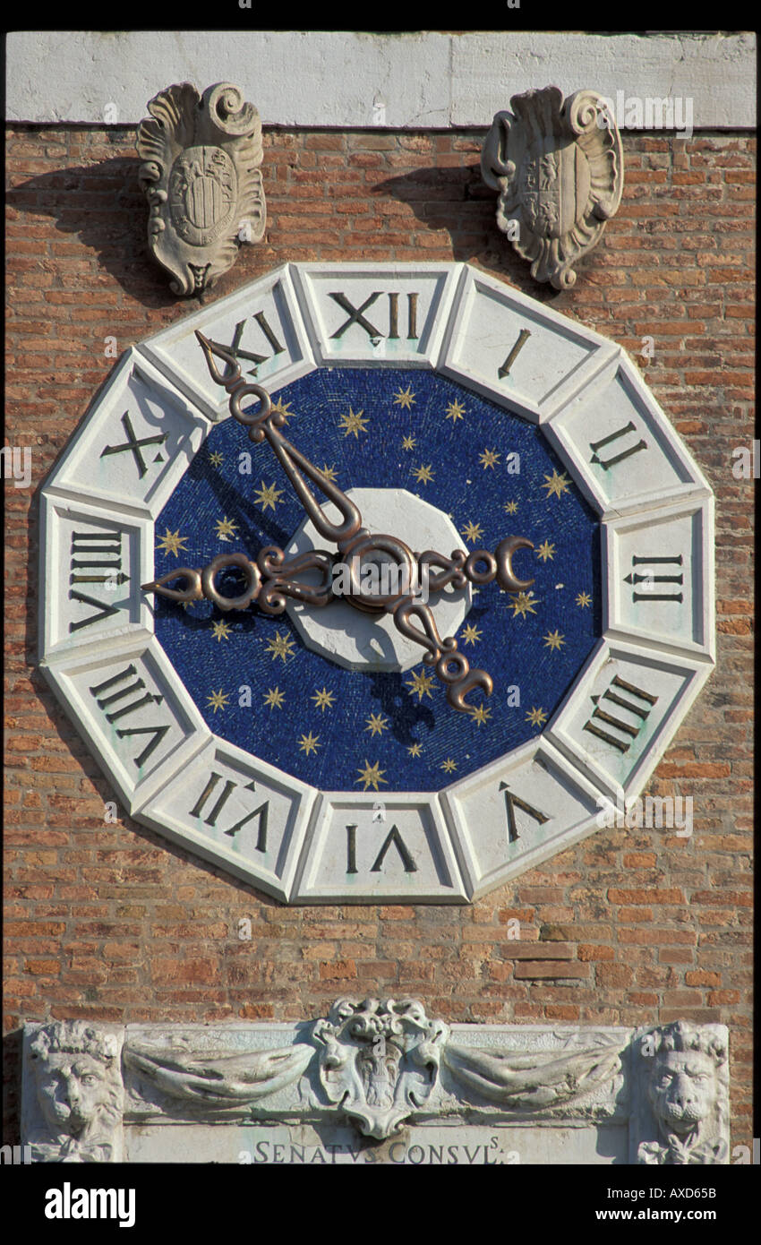 Roman numerals clock hi-res stock photography and images - Alamy