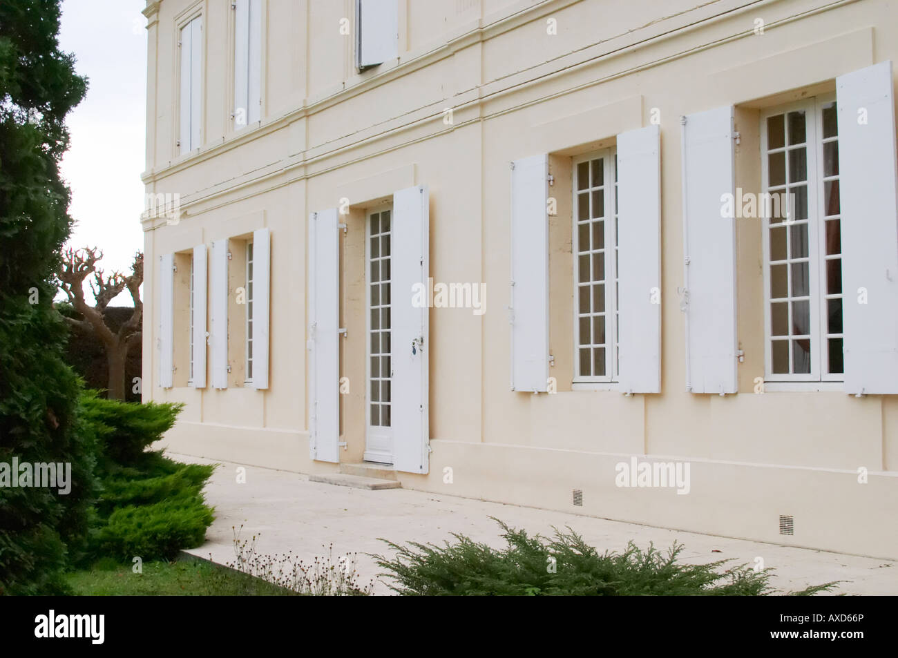 Chateau Belle-Garde, Bordeaux, France Stock Photo - Alamy