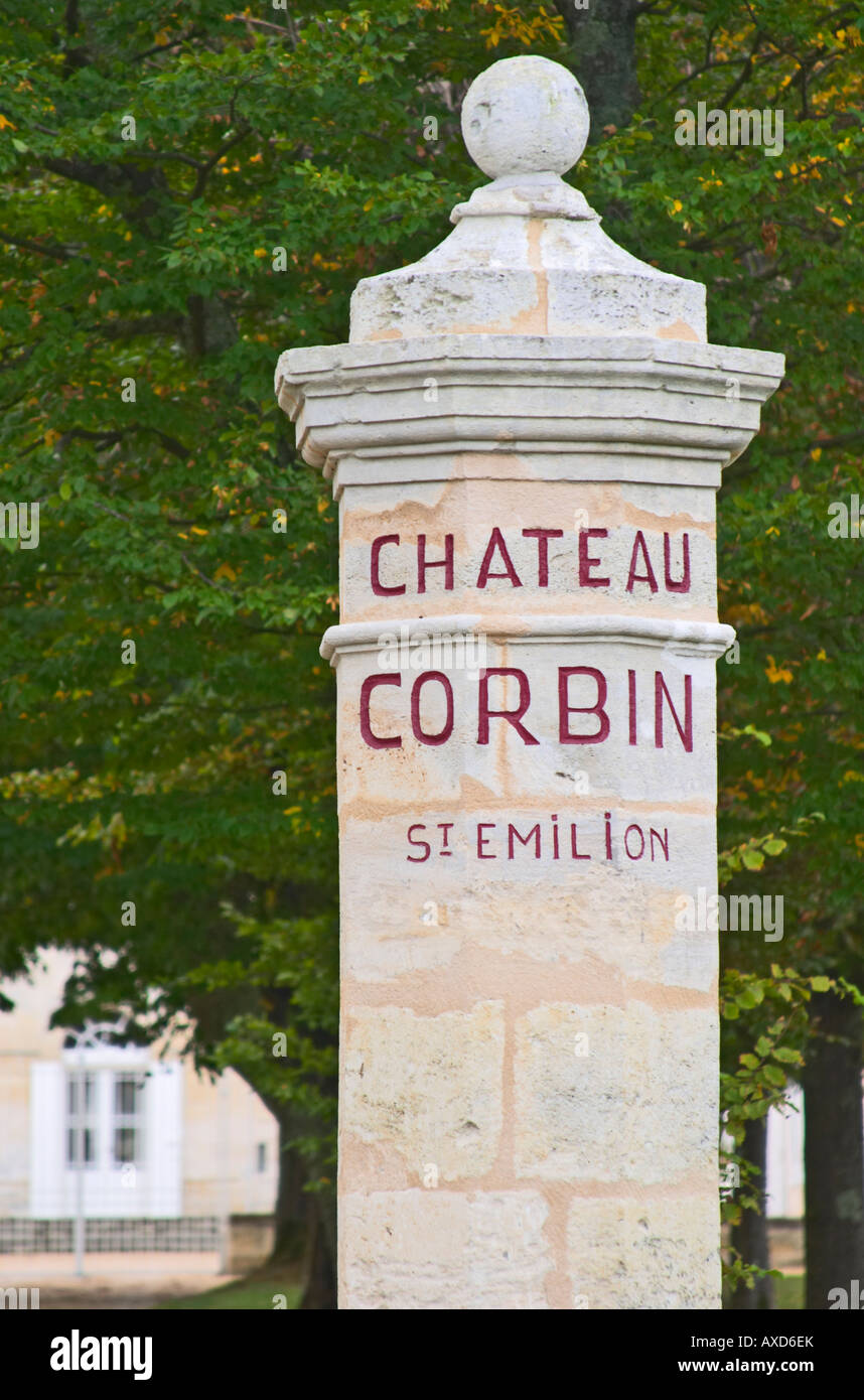 Gates. Chateau Corbin. Saint Emilion, Bordeaux, France Stock Photo - Alamy