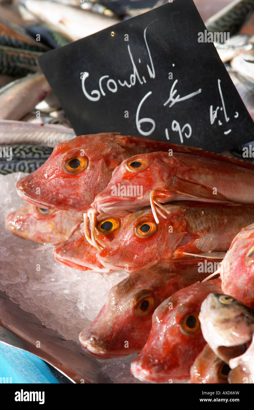 Fishmongers and street hi-res stock photography and images - Alamy