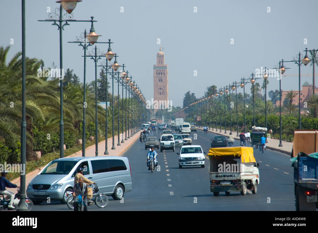 Horizontal wide angle perspective of "Ave de le Menara" in the centre ...