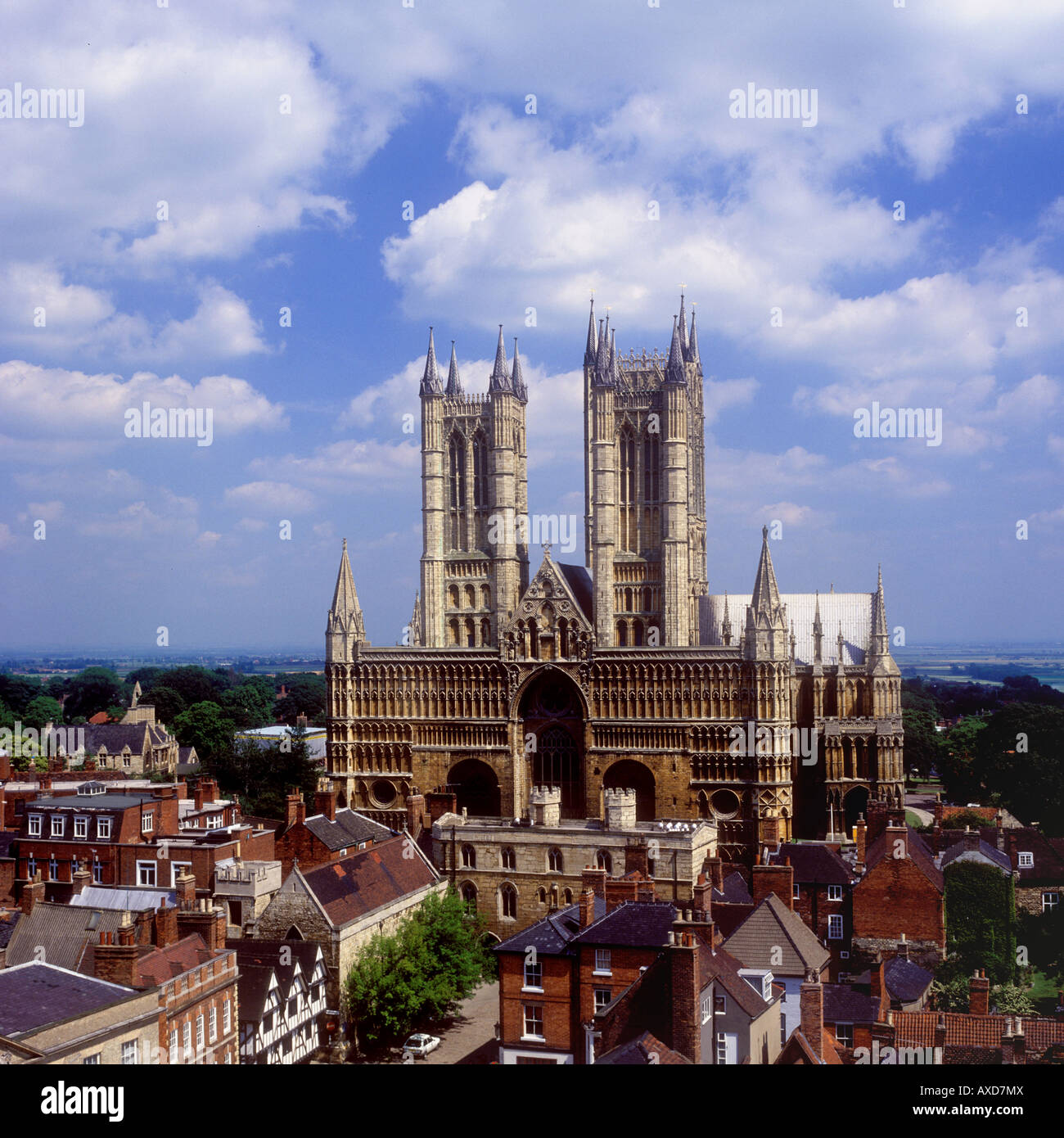 Front view lincoln cathedral lincolnshire hi-res stock photography and ...