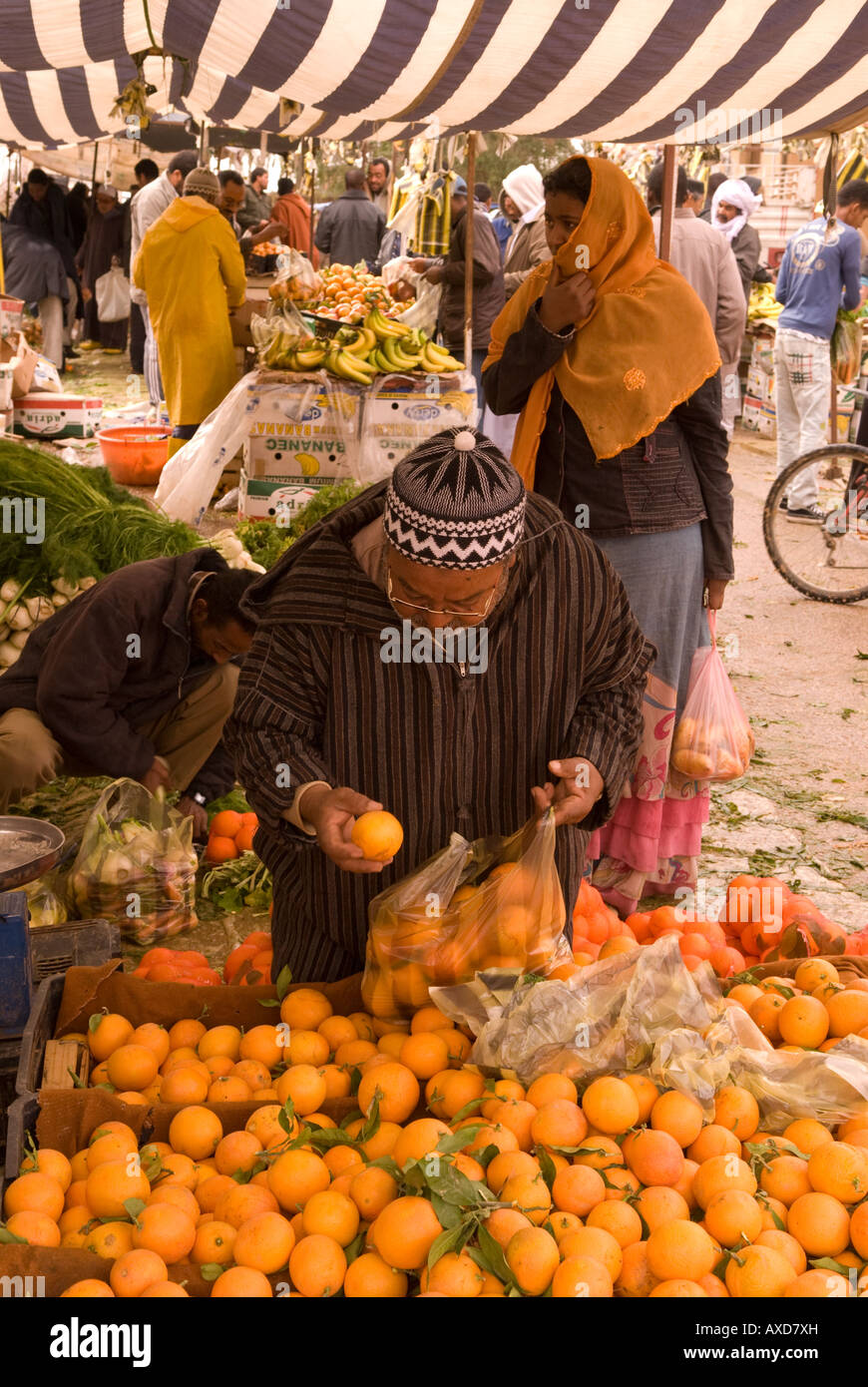 Weekly Tuesday market near the Old City Ghadames Libya Stock Photo - Alamy
