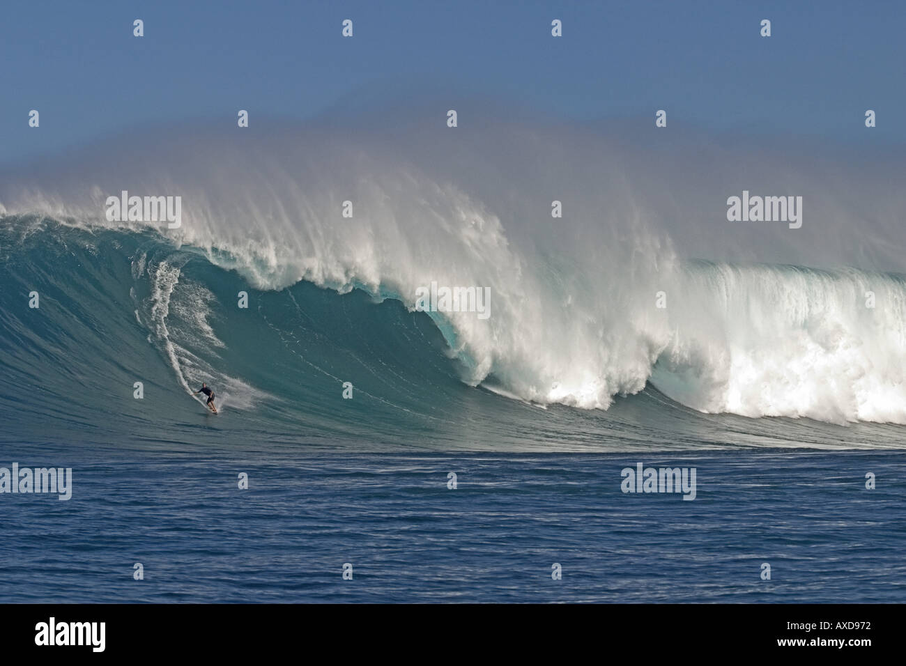 Towin hi-res stock photography and images - Alamy