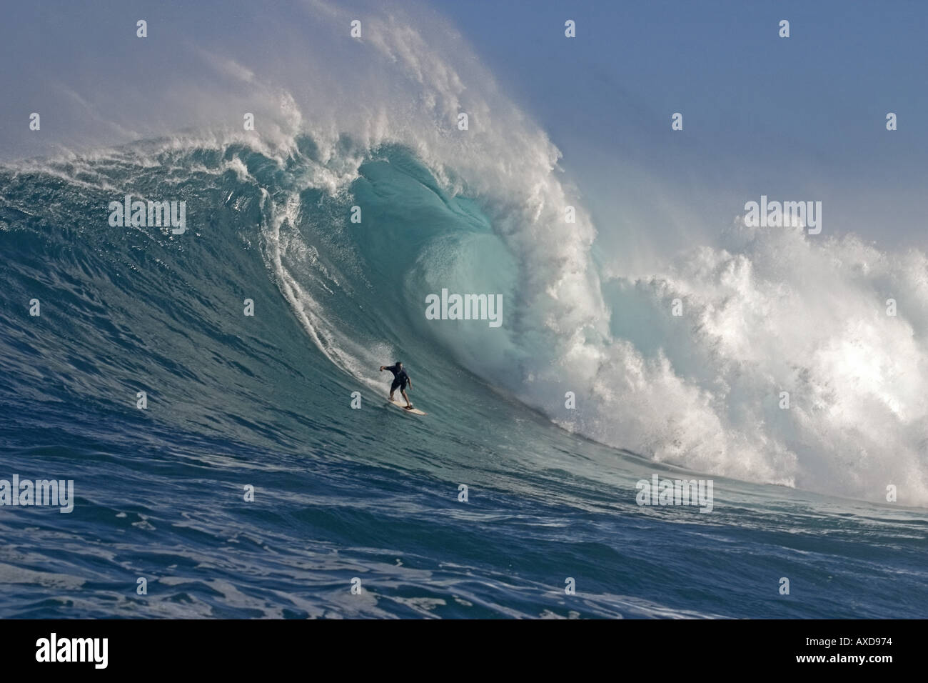 Towin hi-res stock photography and images - Alamy