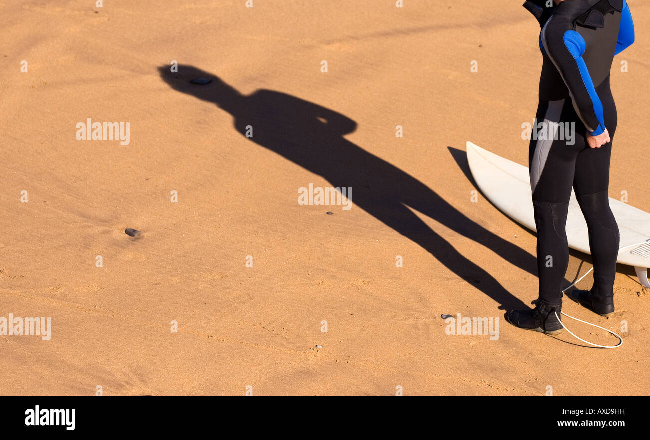 Surfer shadow hi-res stock photography and images - Alamy