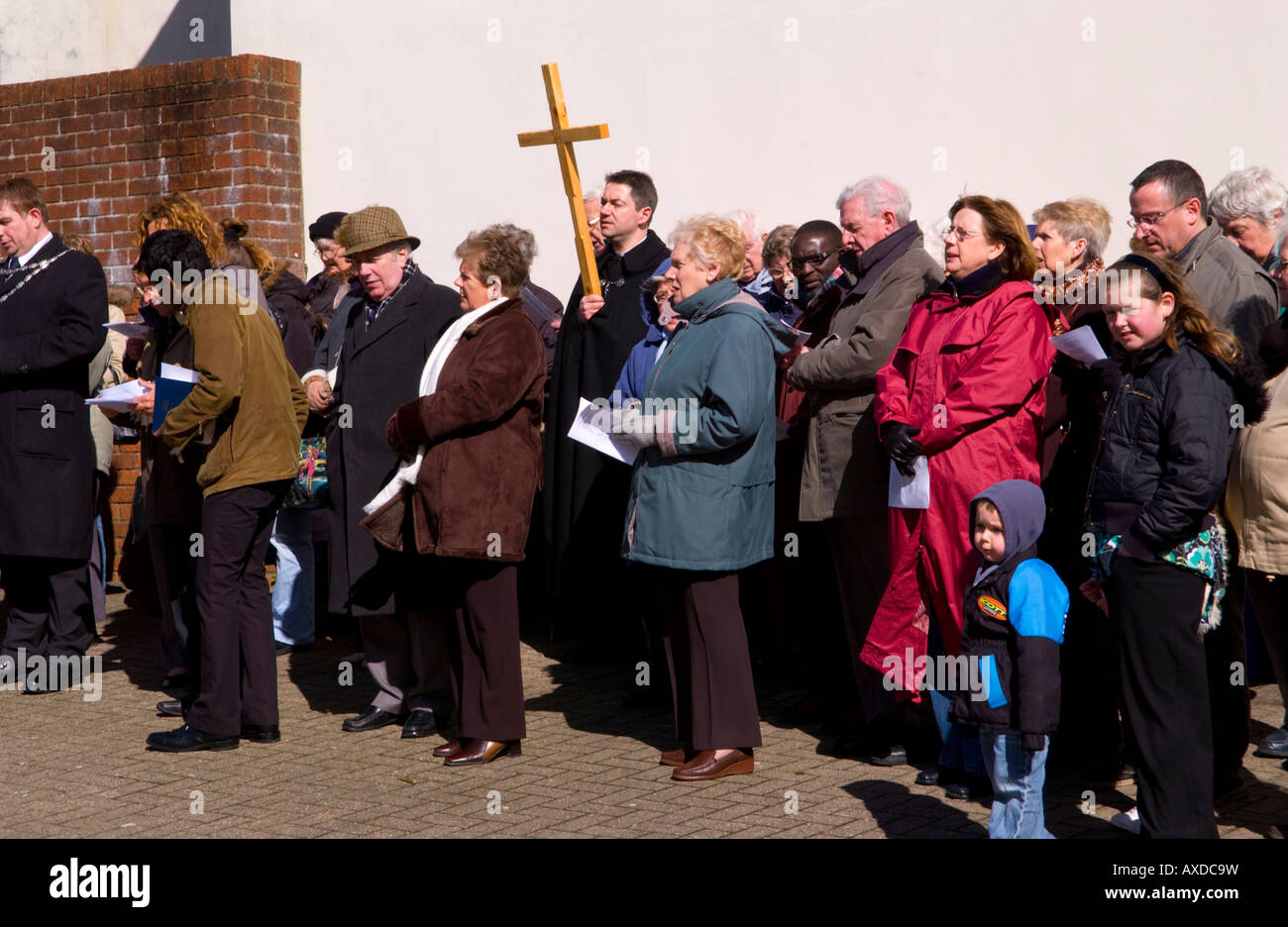 Open air church service hi-res stock photography and images - Alamy