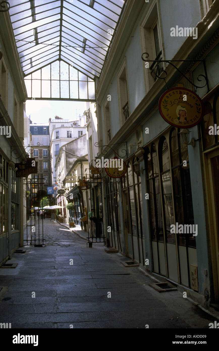Medieval paris street with shops hi-res stock photography and images ...