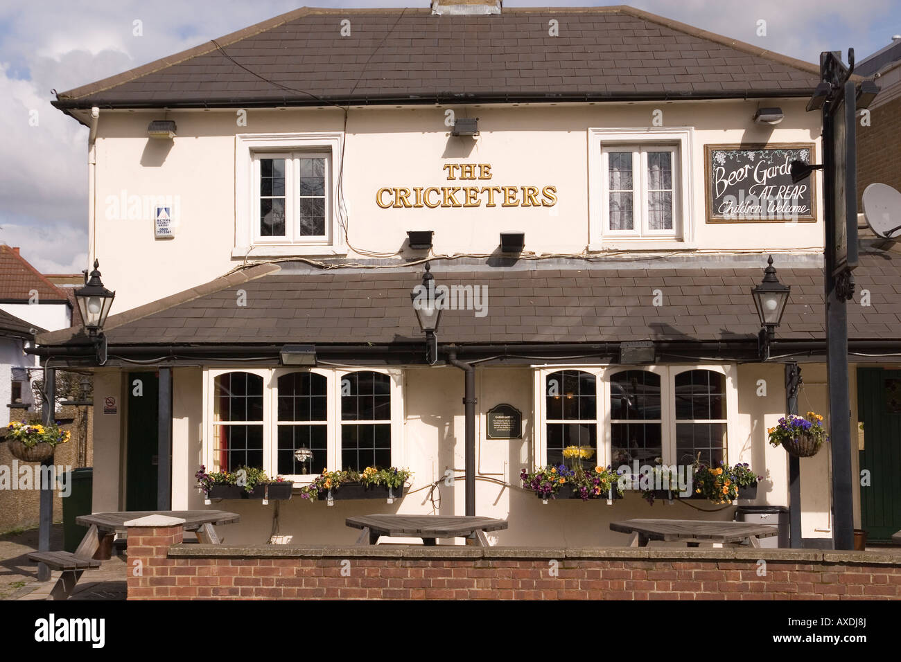 Pub in croydon hi-res stock photography and images - Alamy