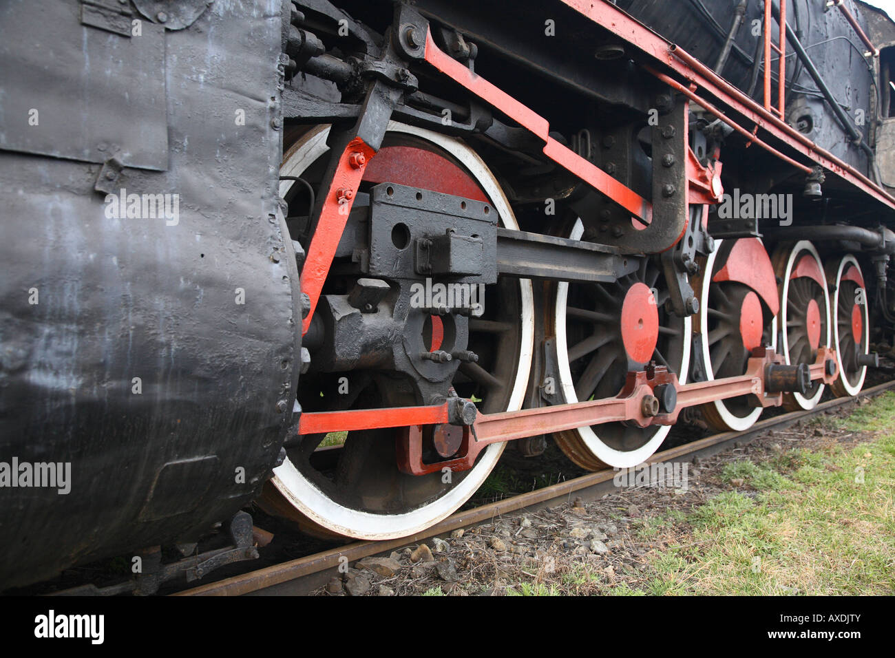 Steam engine steel wheels and propulsion mechanism Stock Photo - Alamy
