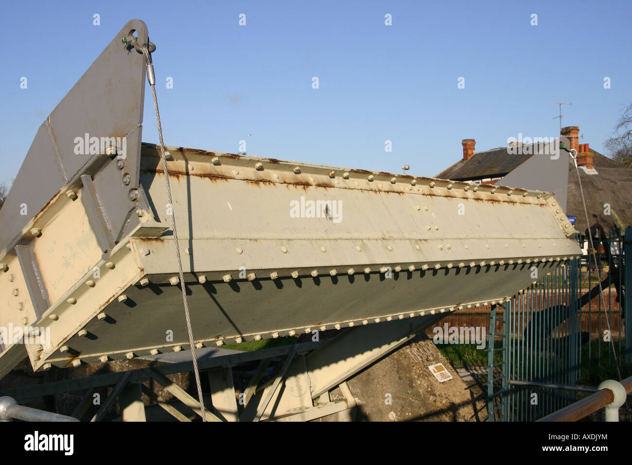 modern river sluice river flow control mechanism river medway yalding ...
