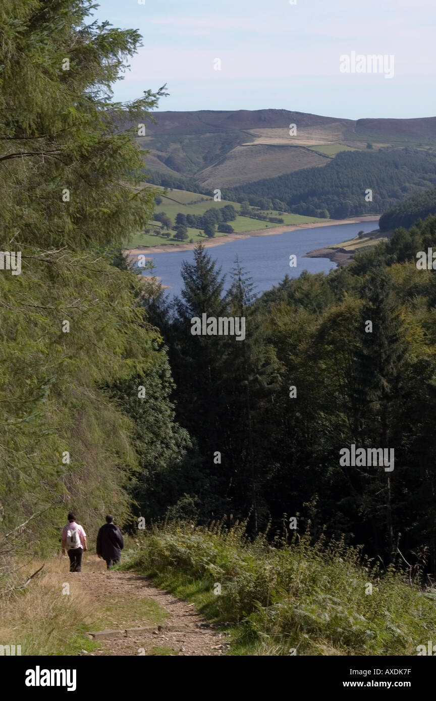 Countryside walk and footpath near Ladybower reservoir, Derbyshire ...