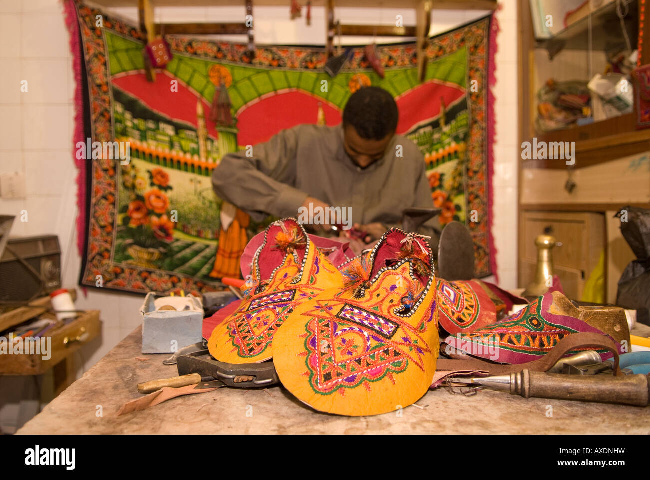 Shoe making at the renowned Bin Yedder workshop, Ghadames, Libya Stock ...