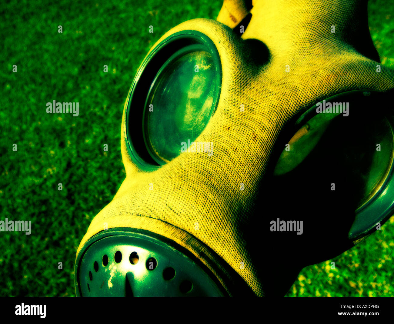 Gas mask 1940 hi-res stock photography and images - Alamy