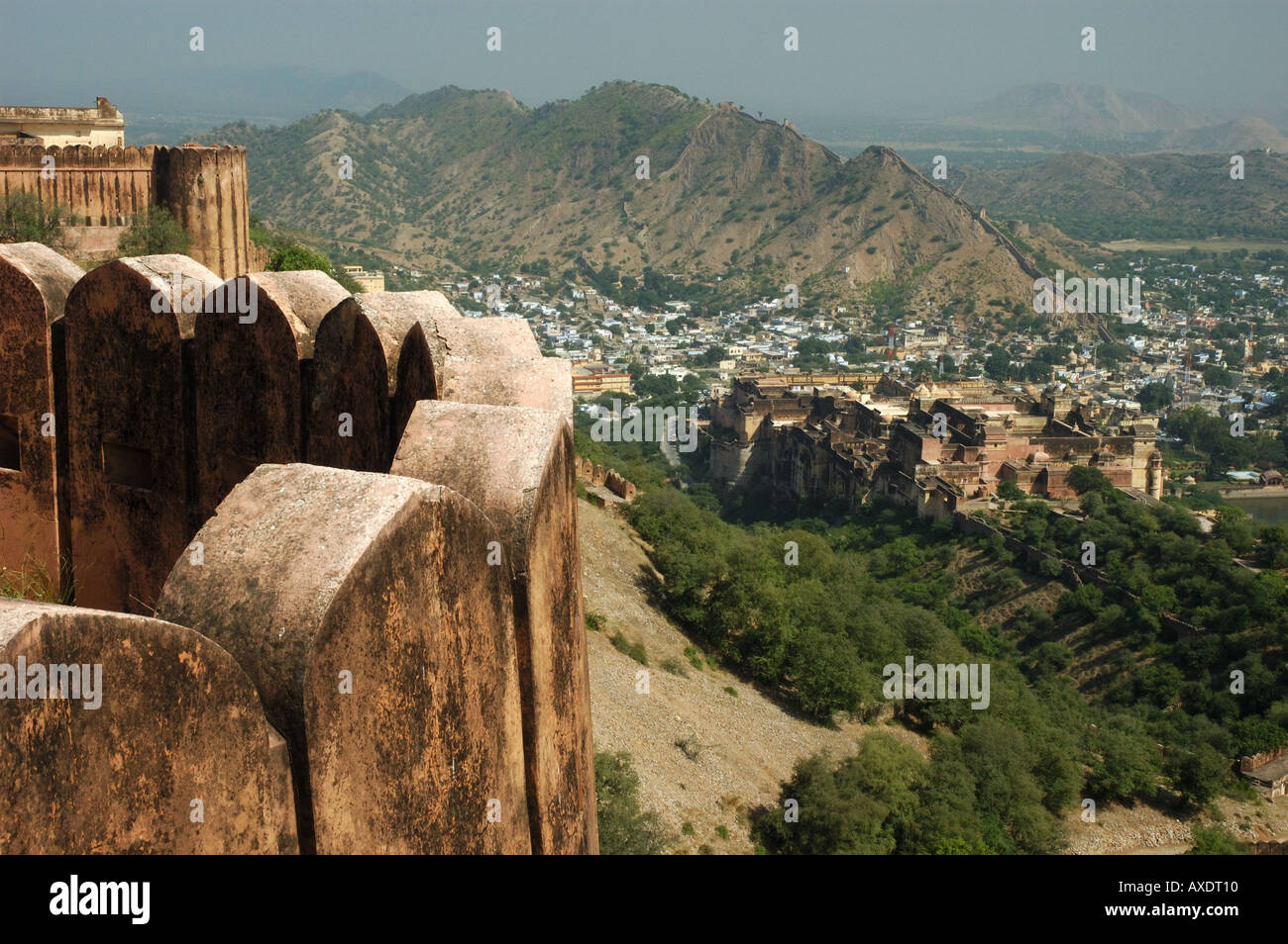 Amber Palace with battlements of Amber Fort above it Stock Photo - Alamy