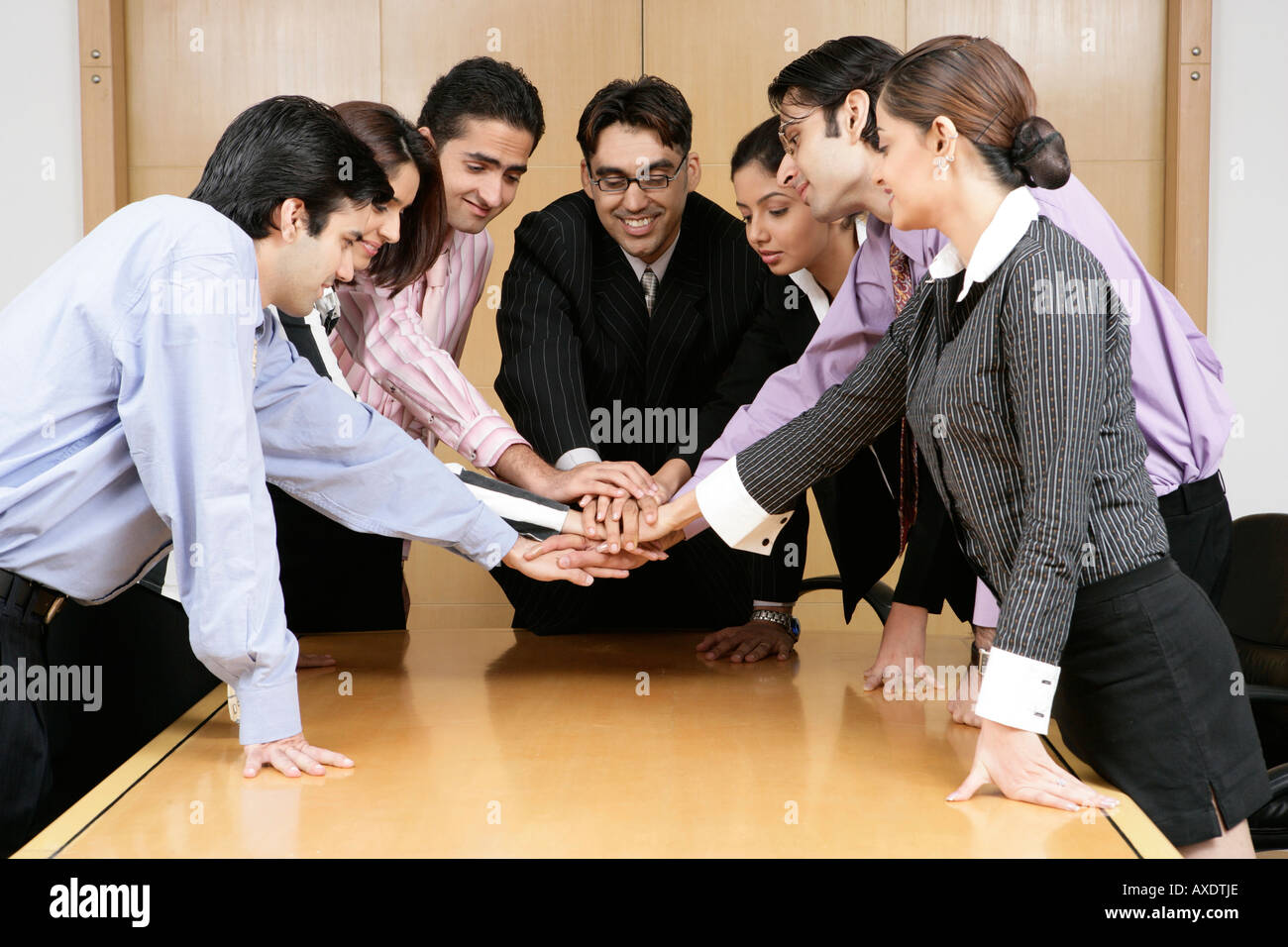 Groups of business people talking a pledge Stock Photo - Alamy