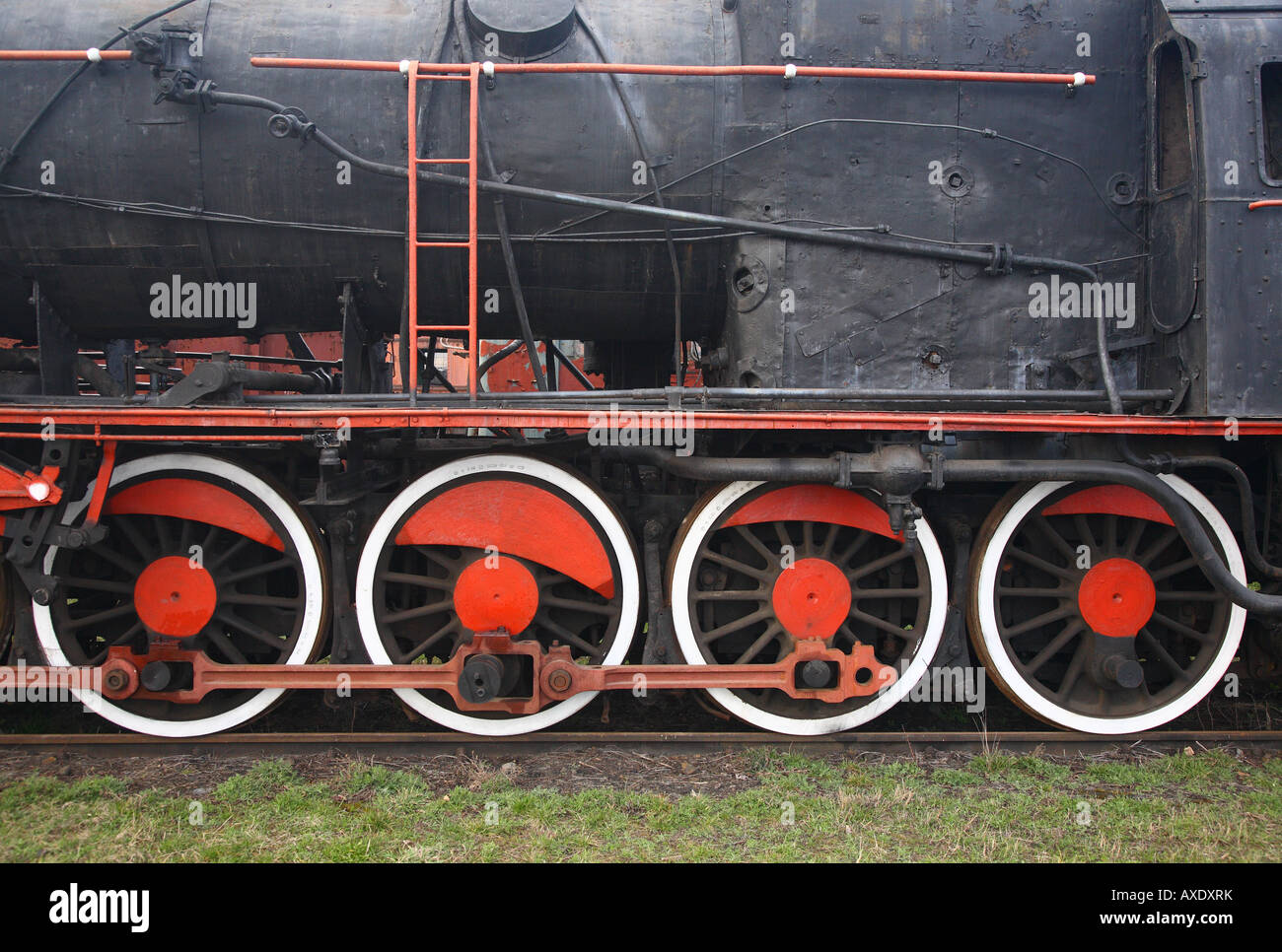 Steam engine steel wheels and propulsion mechanism Stock Photo - Alamy