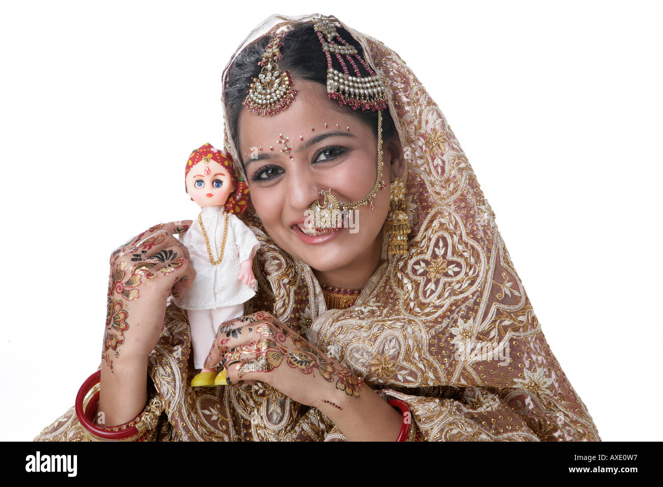 Portrait indian bride posing hi-res stock photography and images - Alamy