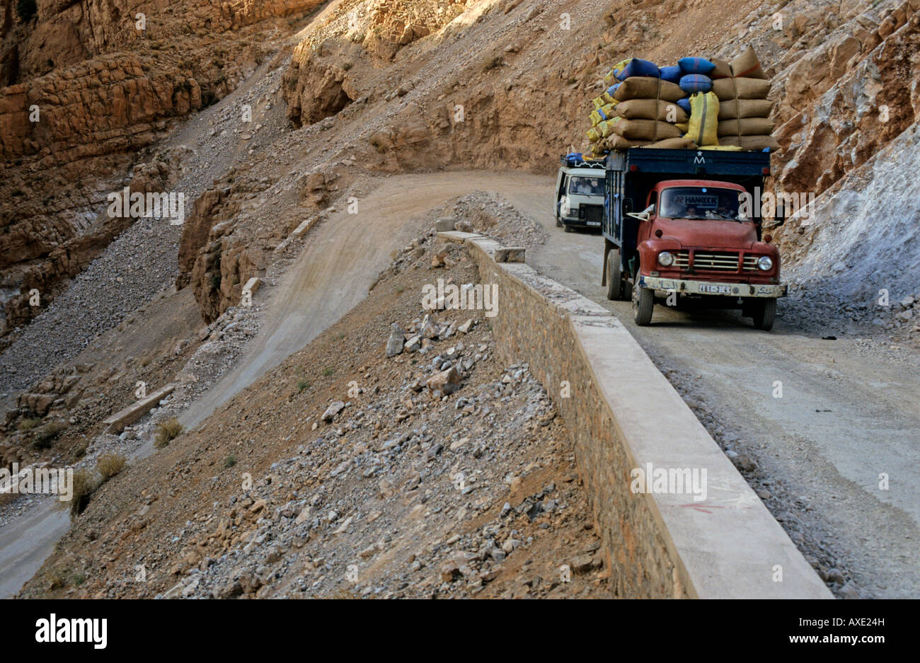Loaded truck hi-res stock photography and images - Alamy