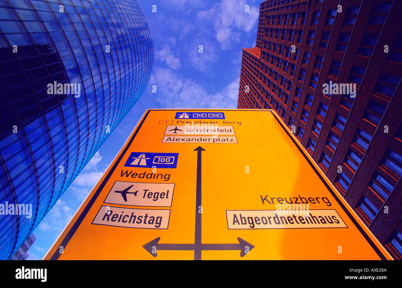 Historical traffic signal hi-res stock photography and images - Alamy