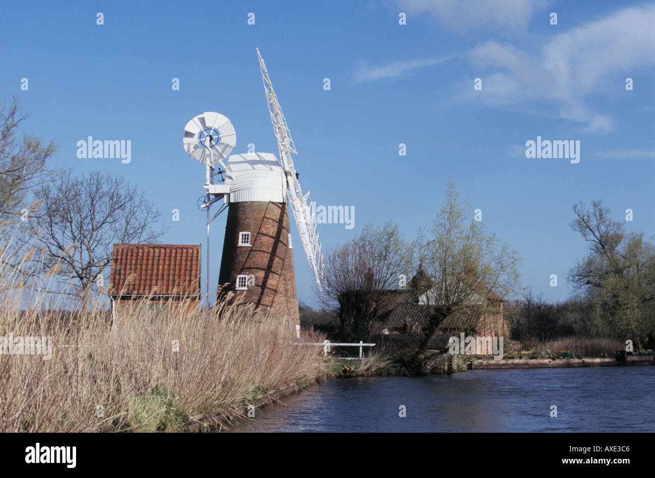 UK NORFOLK BROADS WINDMILL SCENIC LANDSCAPE BUILDINGS HISTORY ...