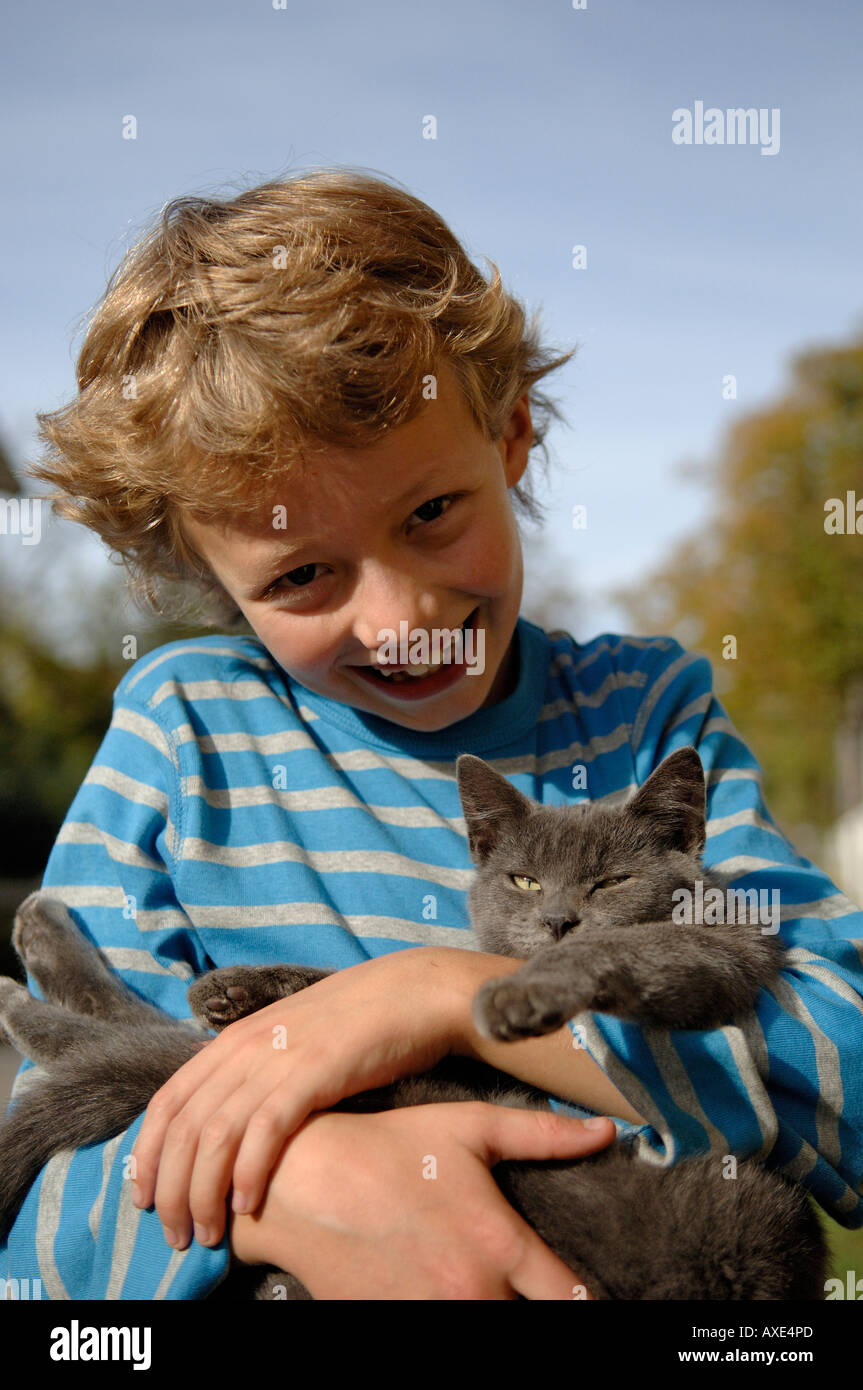 Nine ten eleven twelve year years old hi-res stock photography and ...