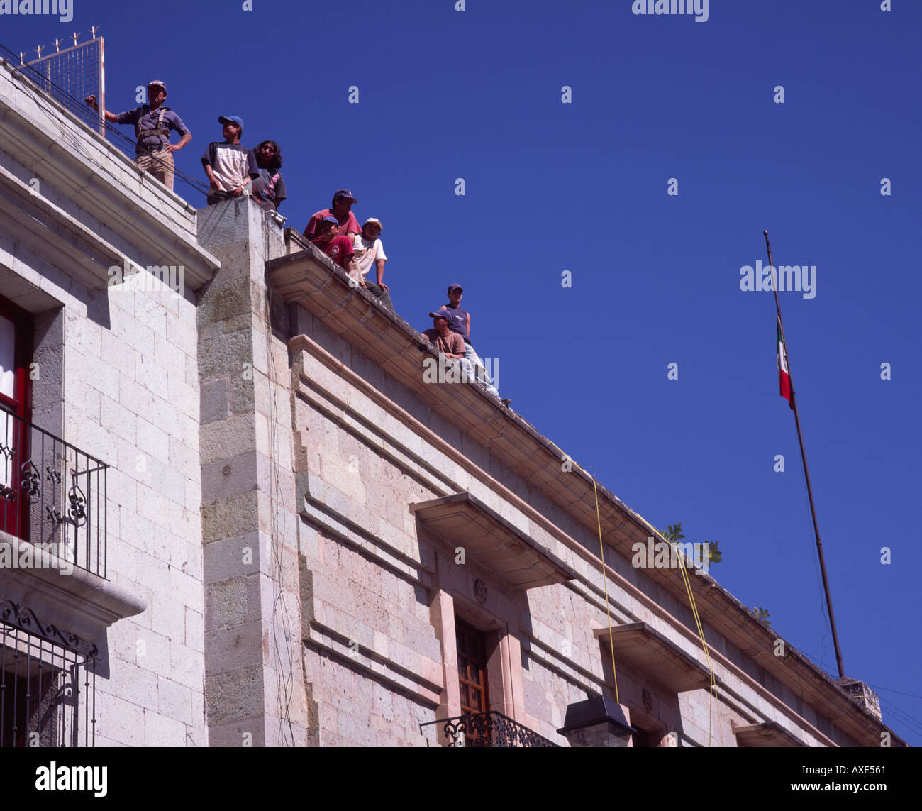 Rooftop builders hi-res stock photography and images - Alamy