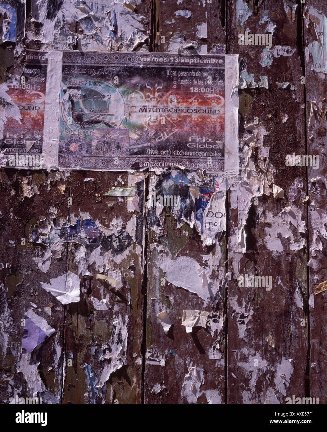 Peeling posters hi-res stock photography and images - Alamy