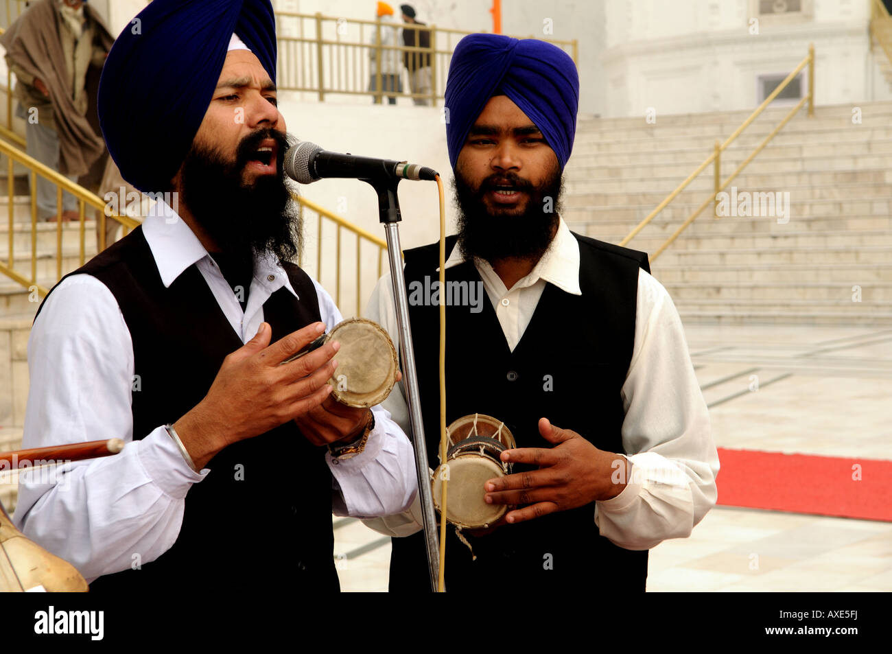 Sikh musicians instruments hi-res stock photography and images - Alamy