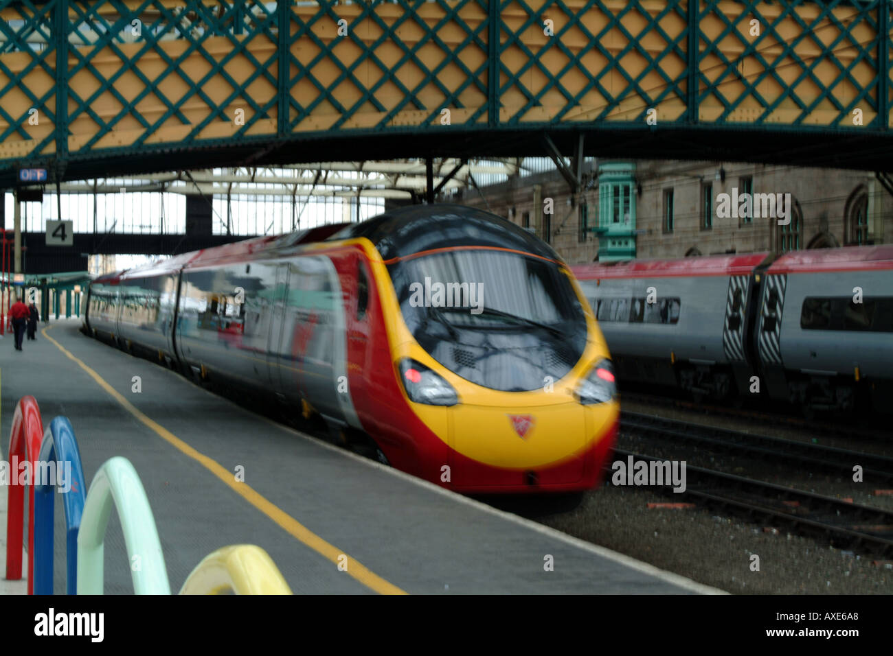 Richard branson tilting train england hi-res stock photography and ...