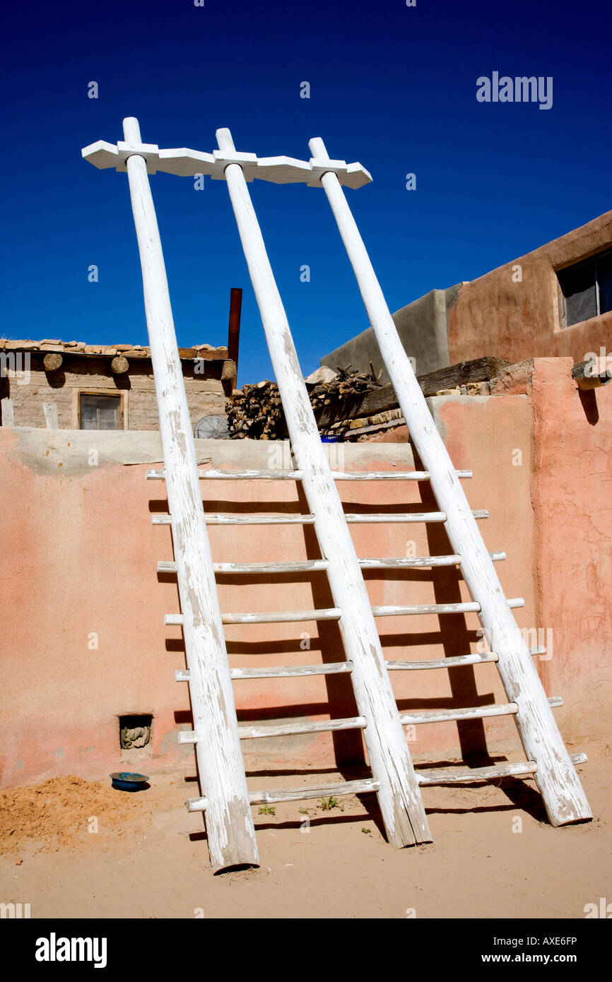 Pueblo ladder hi-res stock photography and images - Alamy