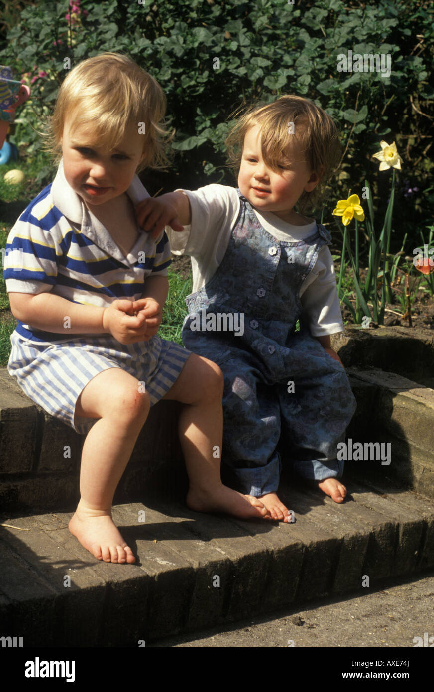 Toddlers fighting hi-res stock photography and images - Alamy