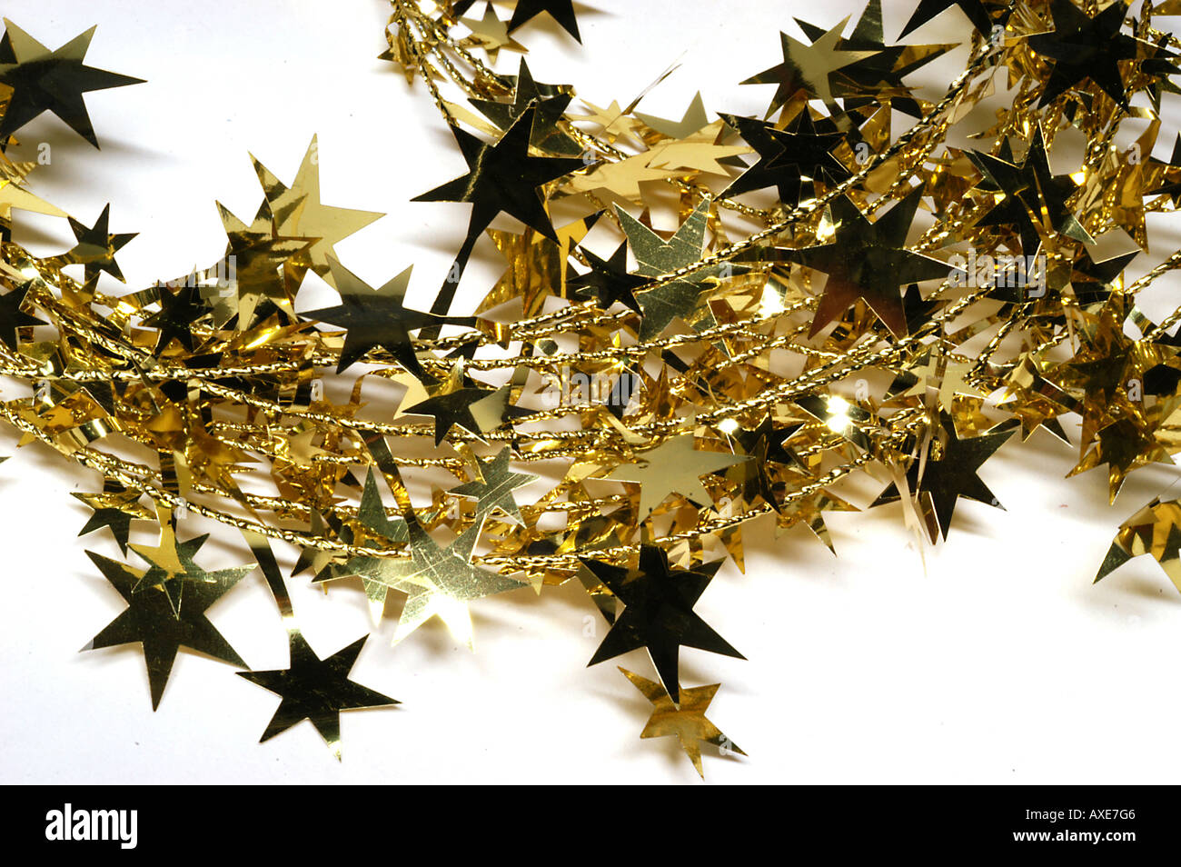 Gold star table decoration Stock Photo - Alamy