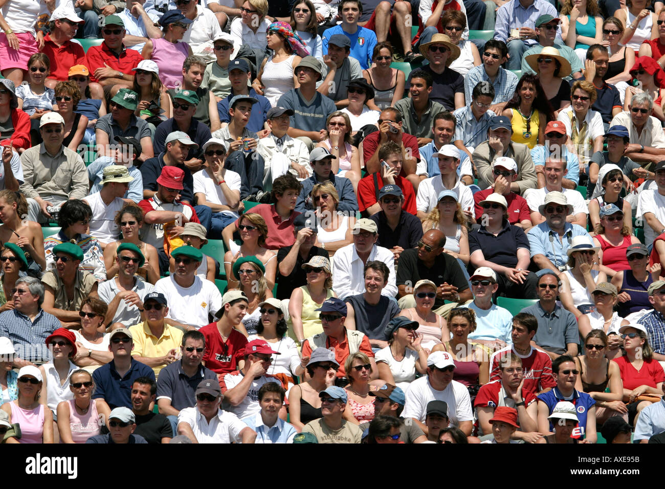 Paris french open stadium crowd hi-res stock photography and images - Alamy
