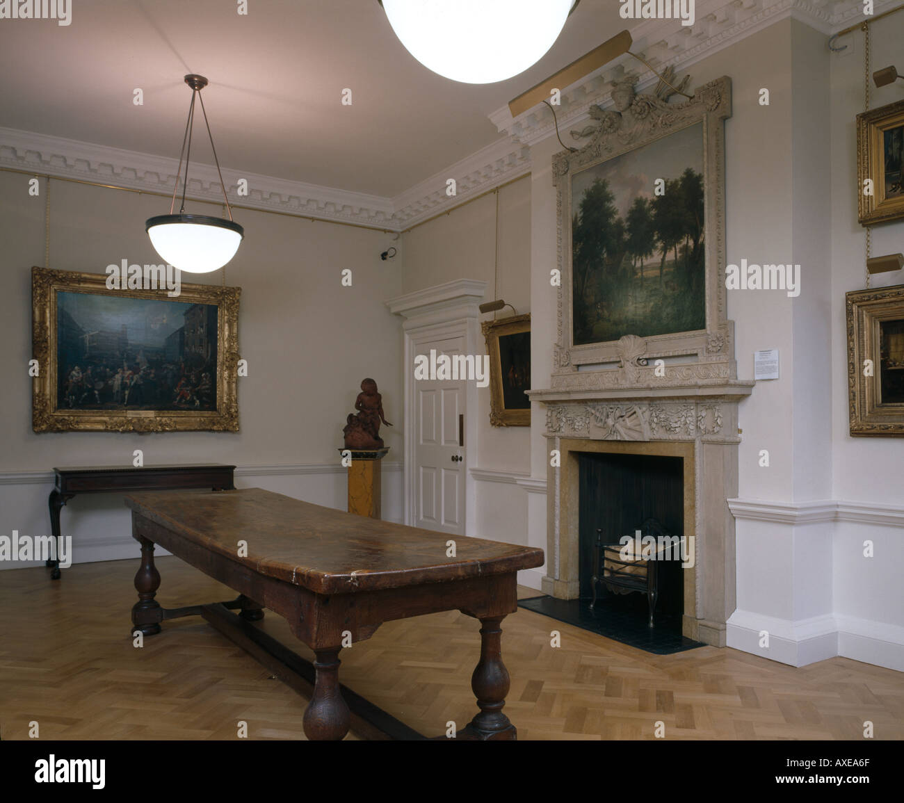 Room london committee hi-res stock photography and images - Alamy
