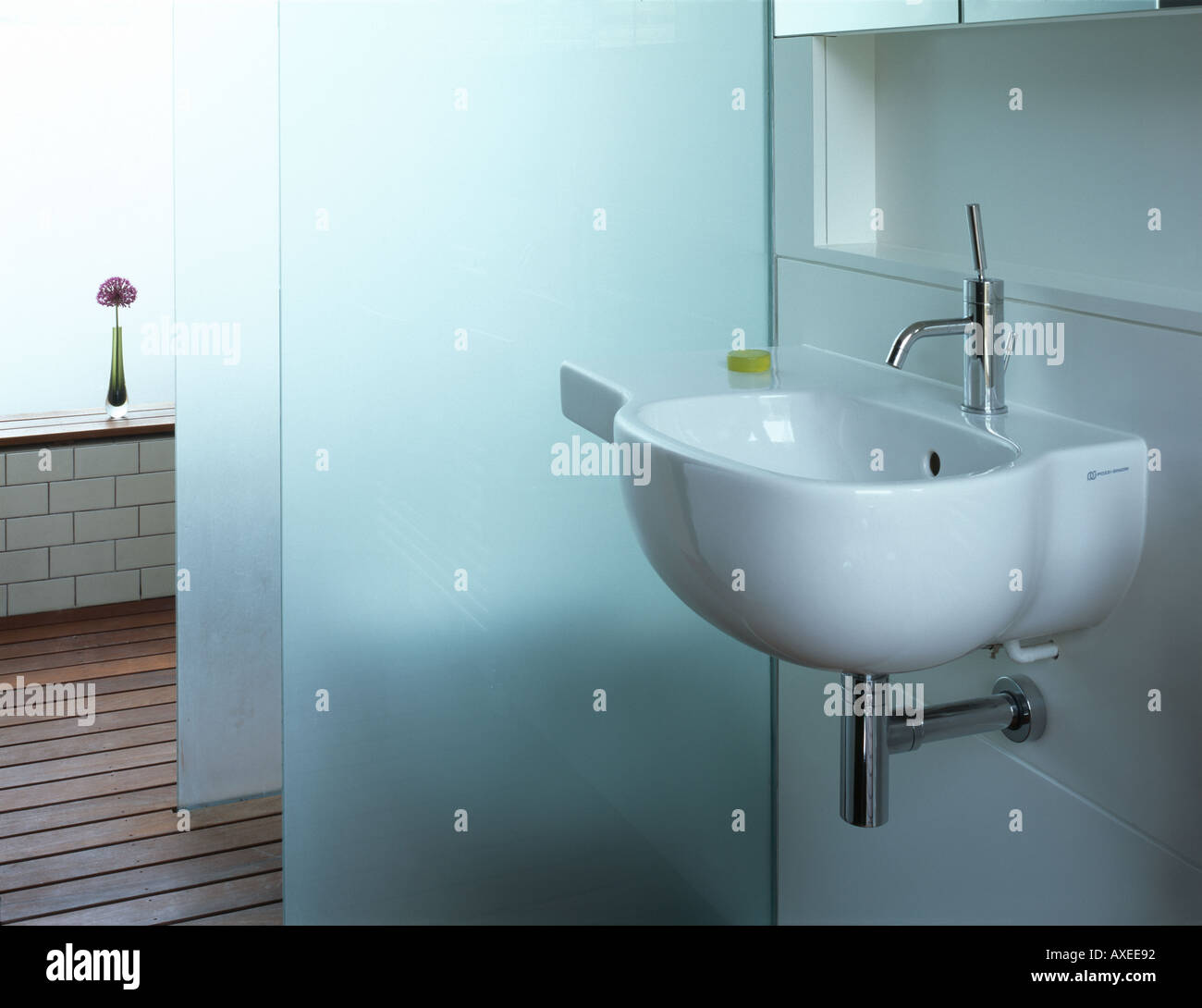 House Extension, Chiswick. Bathroom. Architect: David Mikhail ...