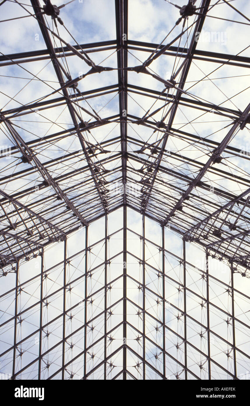 Louvre pyramid by architect im pei hi-res stock photography and images ...