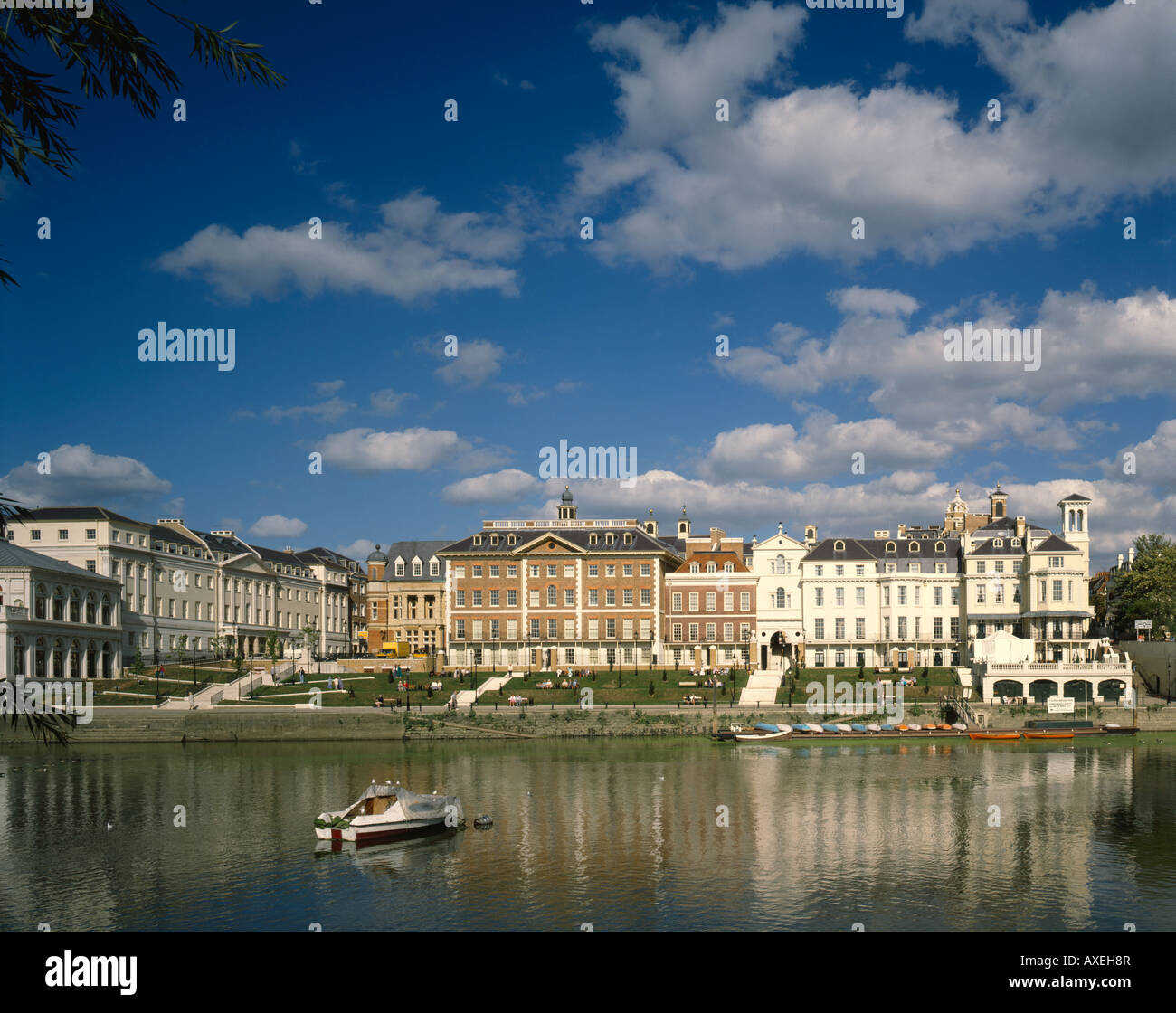 Richmond Riverside Development, Surrey, 1984-1988. Architect: Quinlan ...