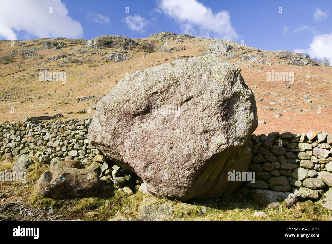Large heavy boulder hi-res stock photography and images - Alamy